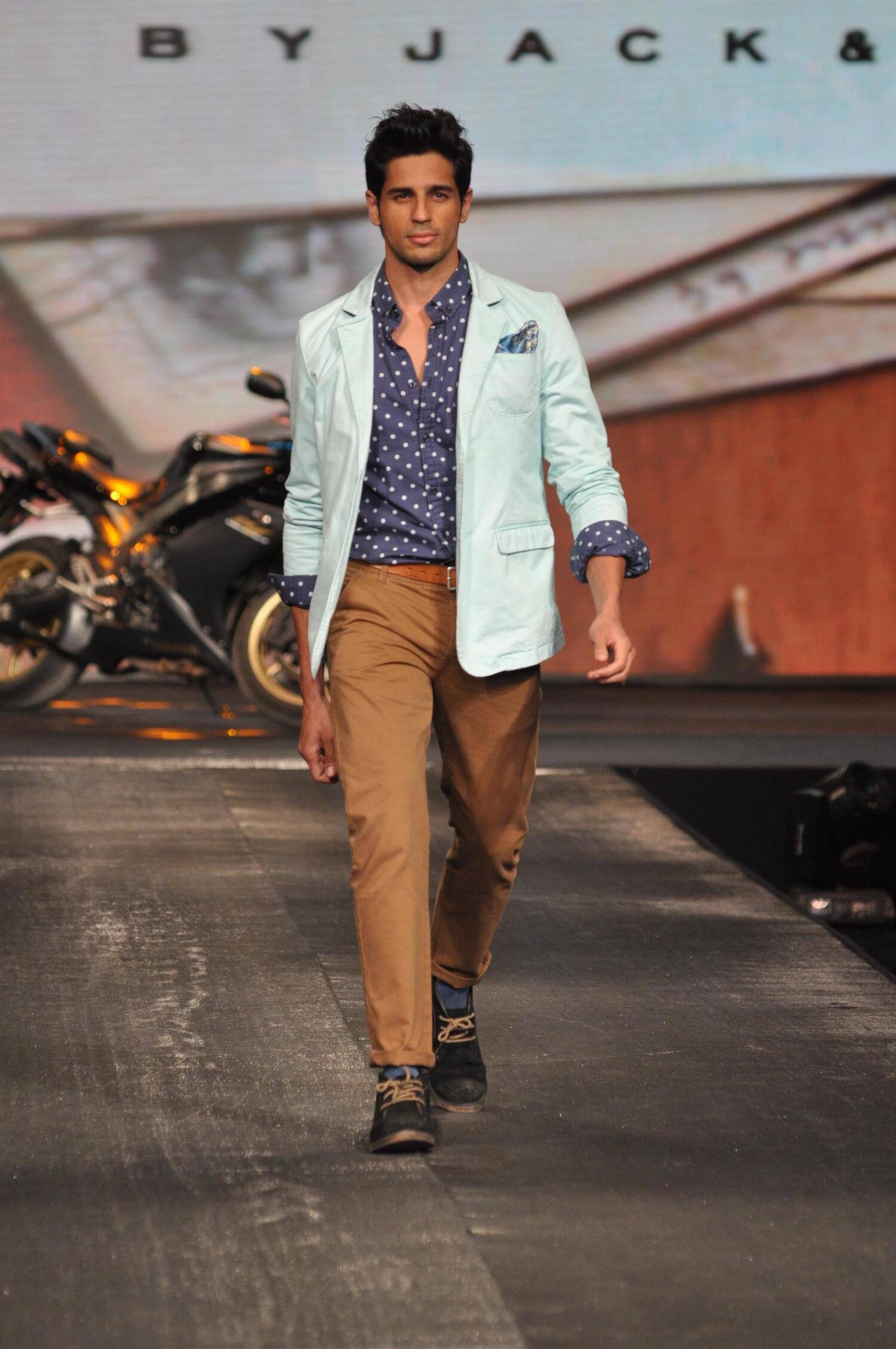 Siddharth Malhotra walking the ramp at the ALLURE FASHION SHOW in ... Siddharth Malhotra walking the ramp at the ALLURE FASHION SHOW in ...